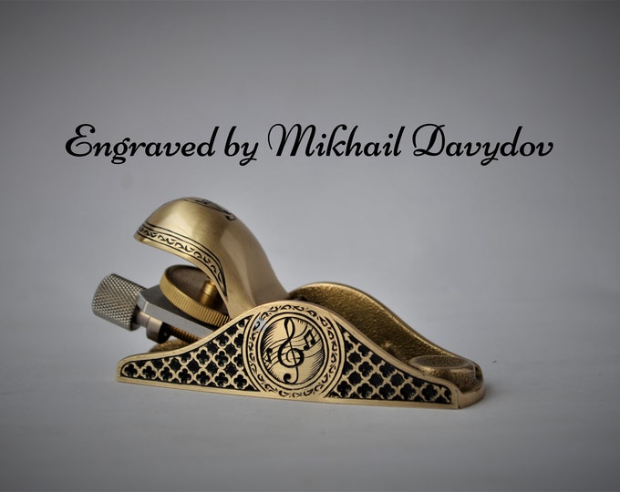 DM910 (by Mikhail Davydov) - Etsy