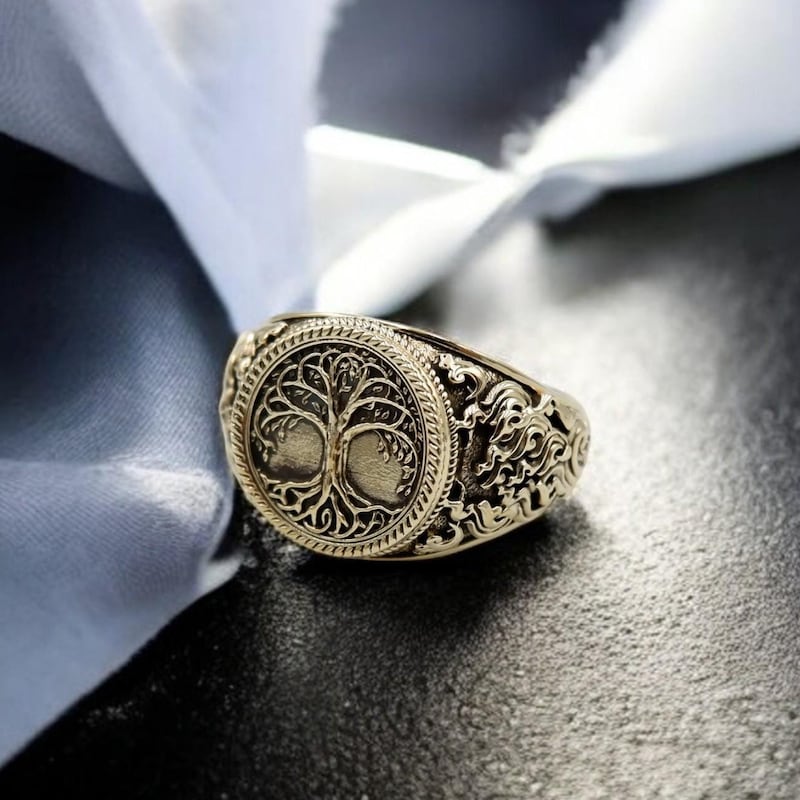 Tree Signet Ring - Etsy