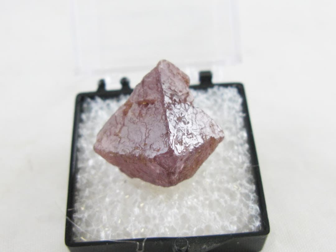 Spinel- Mogok, Myanmar (burma) Beautiful LARGE Natural Octahedral ...
