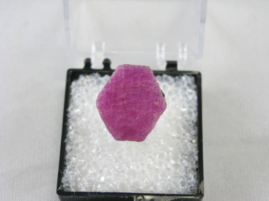 Ruby - Madagascar. Beautiful Natural Hexagonal Pink Corundum Crystal ...