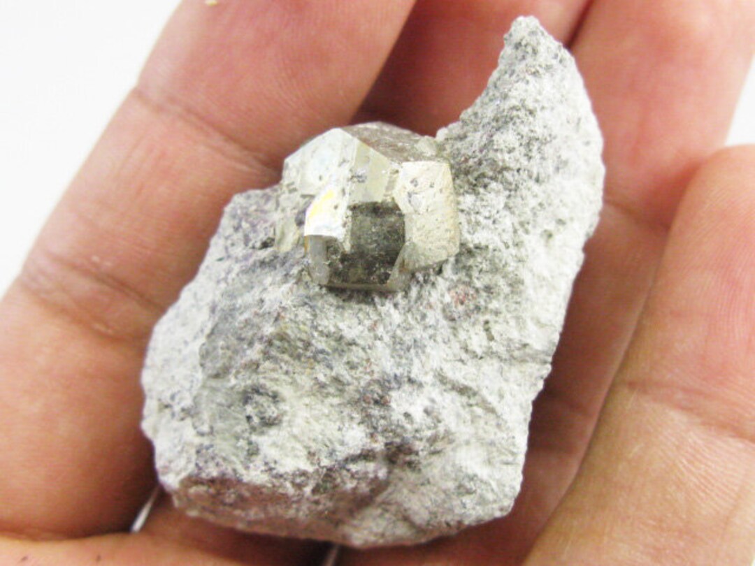 1.9" Pyrite NEW YORK -38g. Natural Fools Fool's Gold Colored Crystal ...