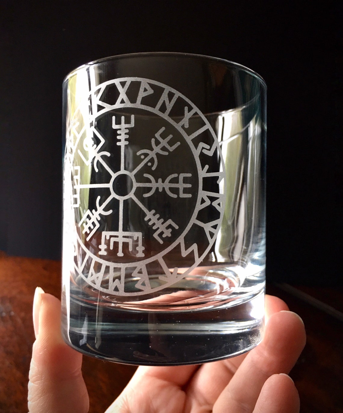 Norse Viking Etched Whisky Glass, Vegvisir Runes Glass Tumbler, Viking ...