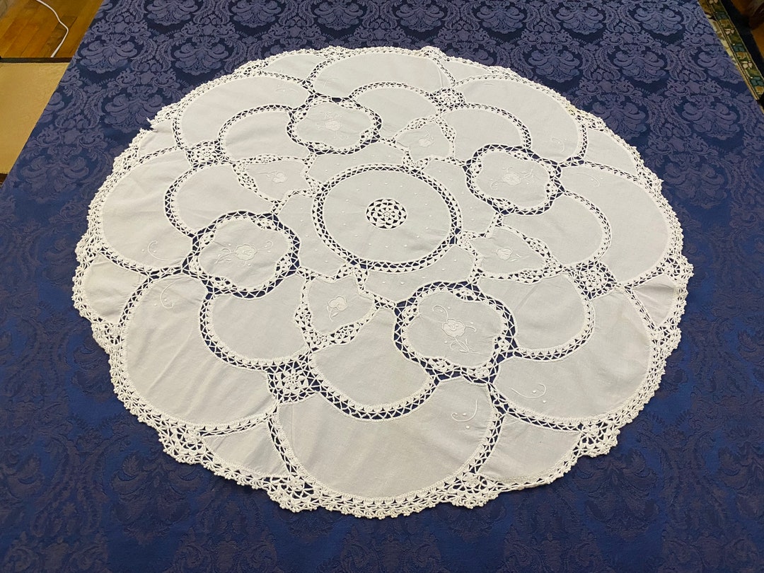 Vintage Linen & Crochet Tablecloth Handmade Applique Flowers Hand ...