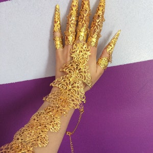 Arms Jewelry Hands Armor and 10 Full Finger Rings Articulated Gold Full ...
