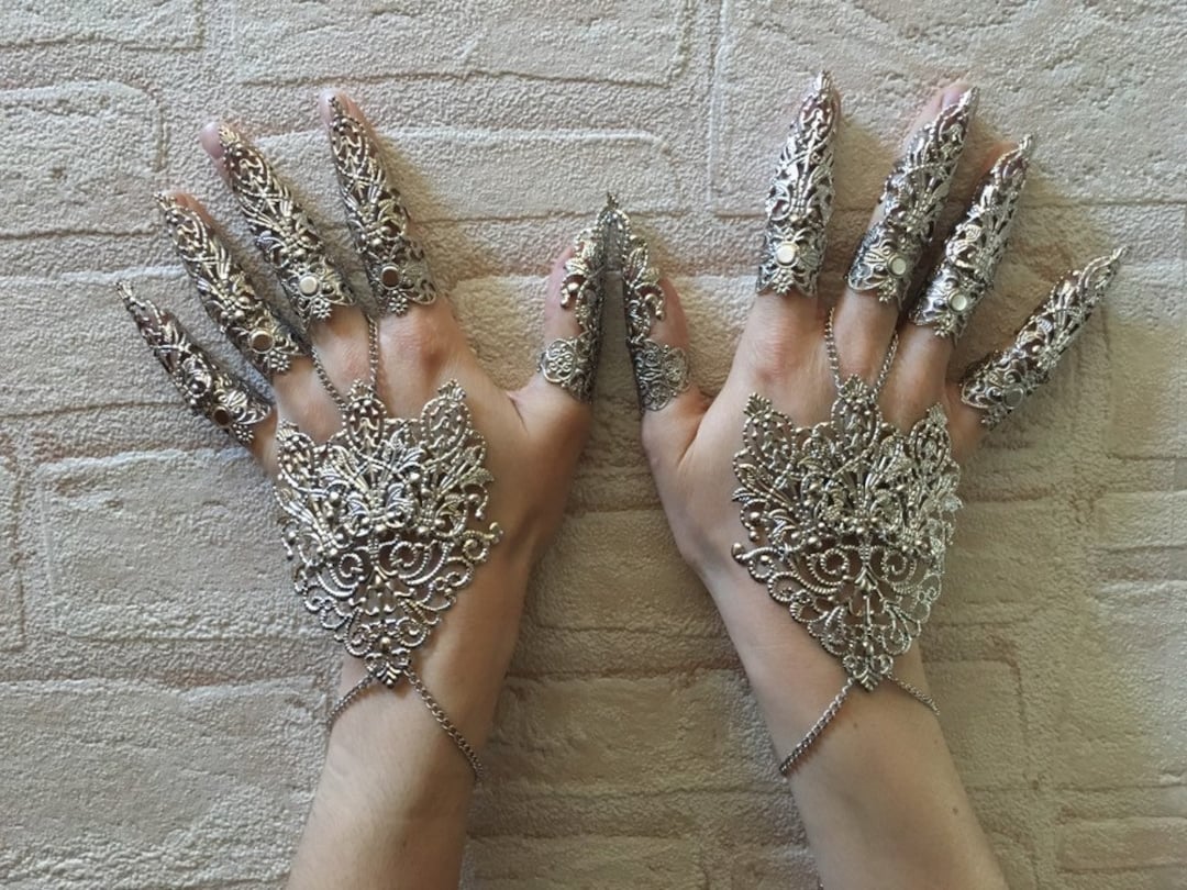Hand Armor With Articulated Finger Rings, for a Perfect Gothic and ...