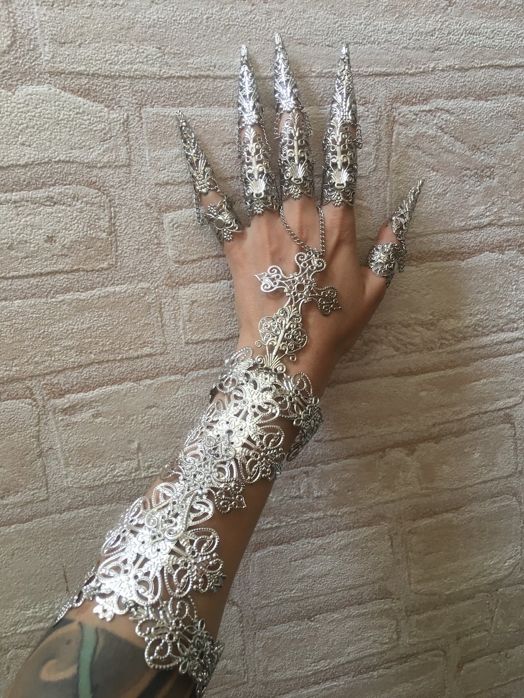 Arm Jewel (arm Bracelet), Hand Armor Chain and Fingers Armors With Nail ...