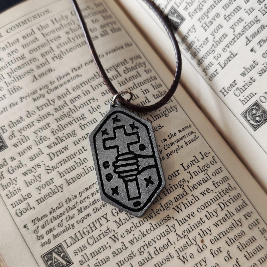 Charmed Prop Replica Piper's Protection Necklace - Etsy