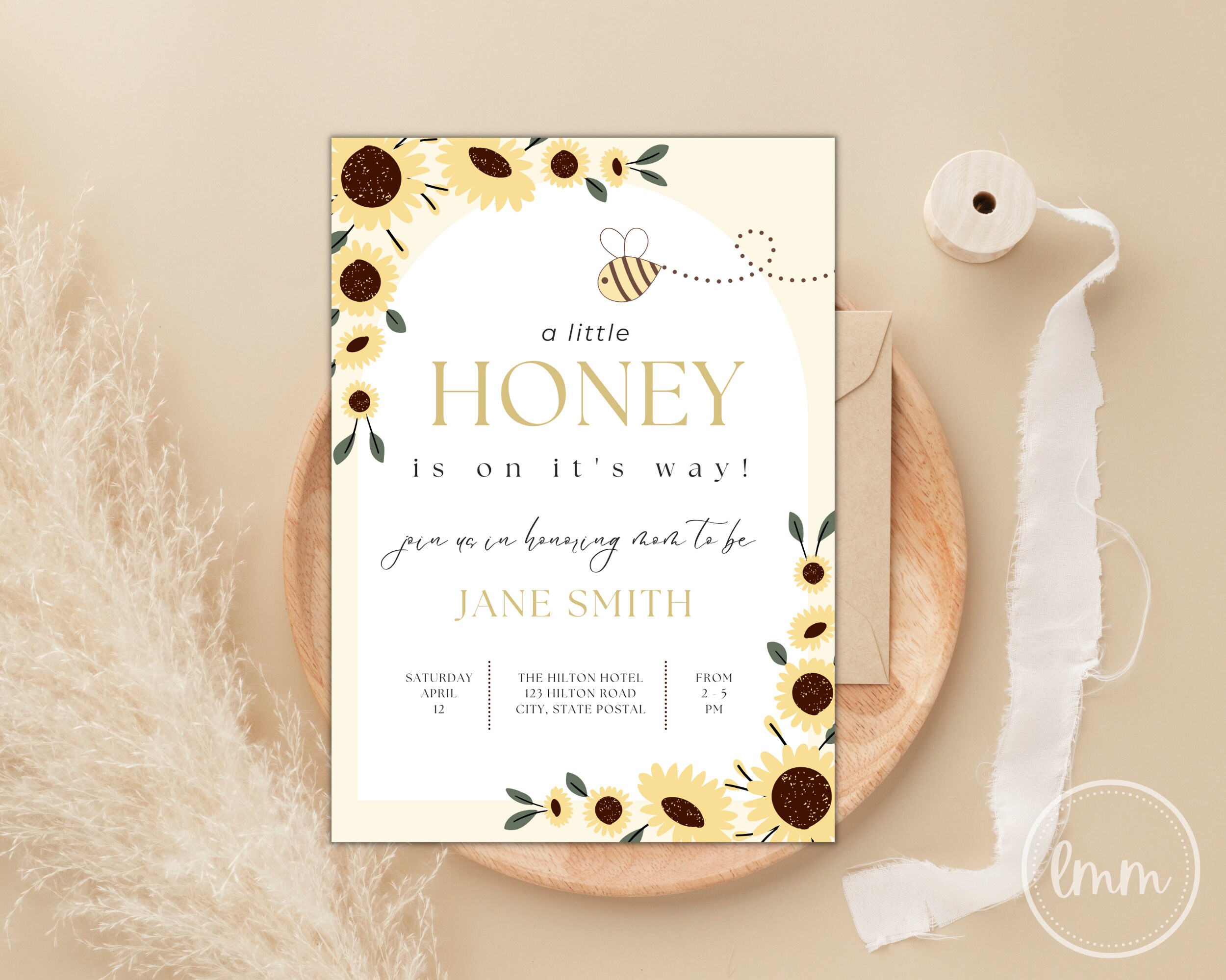 Plantilla de invitación de baby shower de abeja de miel amarilla ...