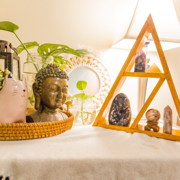 Triangle Crystal Stand - Etsy