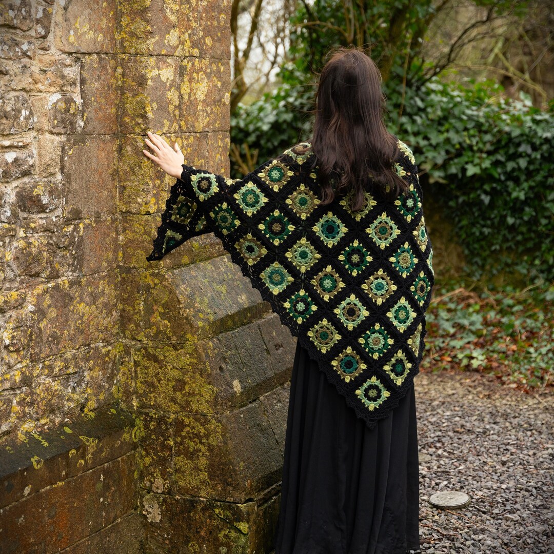 Celtic Pagan Shawl Irish Green Black Blanket Shawl Celtic Cottagecore ...