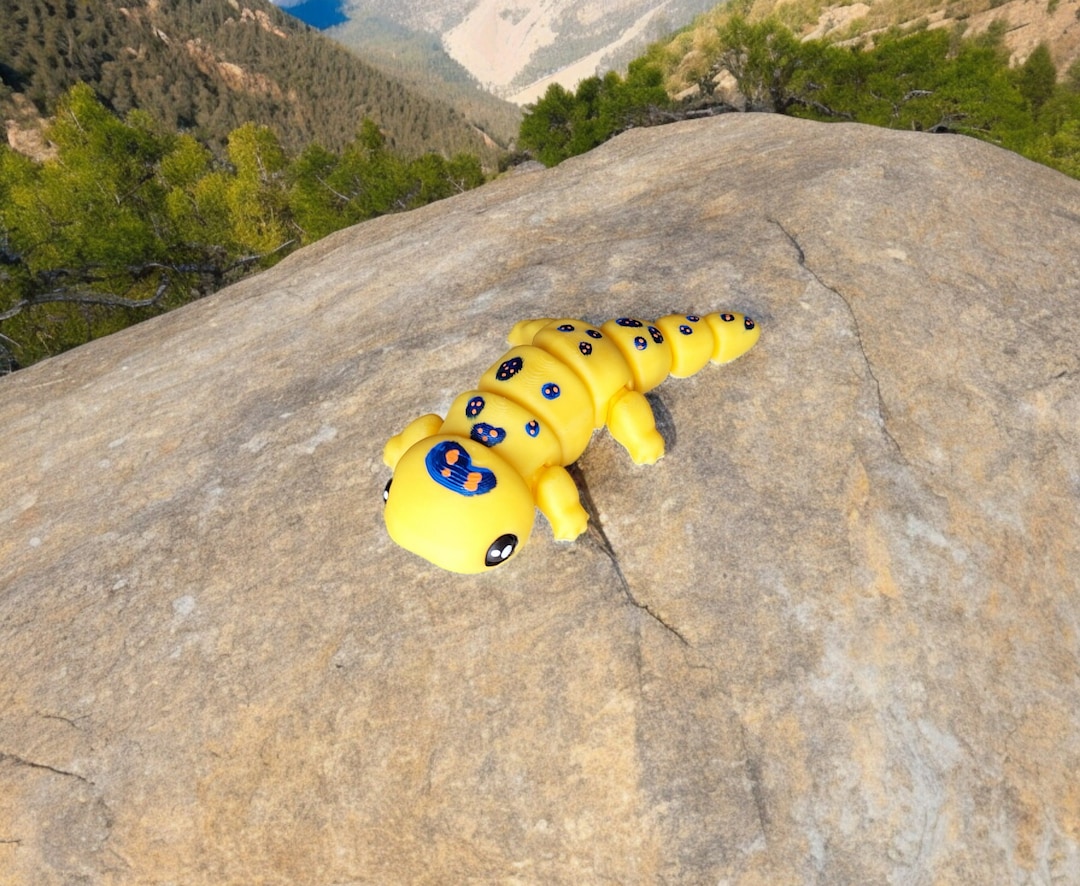 3D Articulated Salamander / 3d Printed Yellow Blue Orange Salamander ...