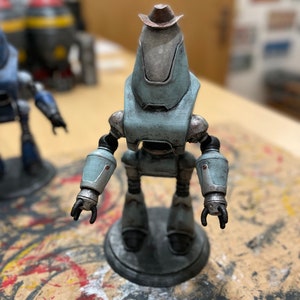 Protectron Still Figurine Fallout Inspired - Etsy