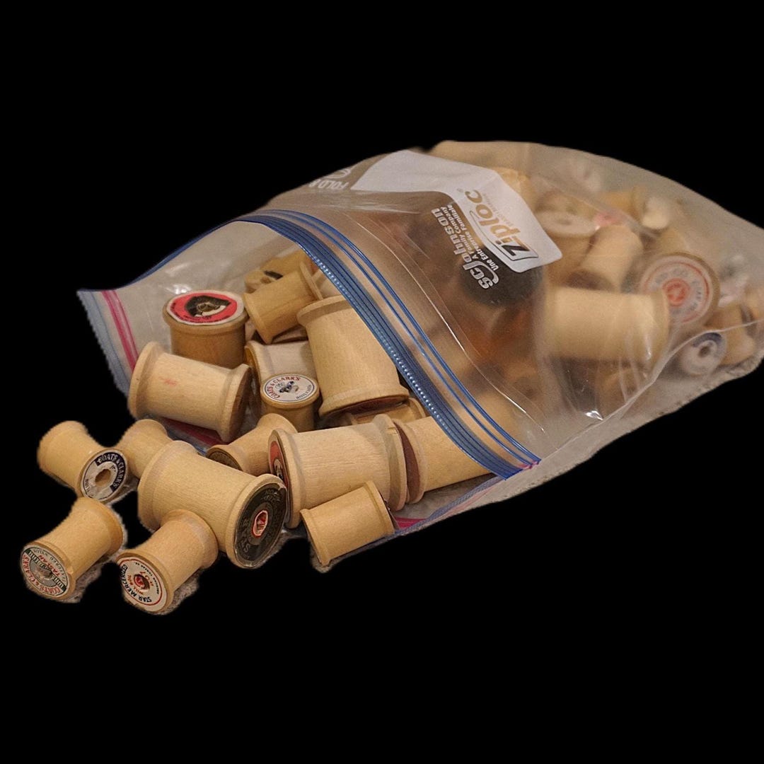 Vtg Wooden Thread Spools, 1 Gallon Bag of Assorted Sizes and Colors ...