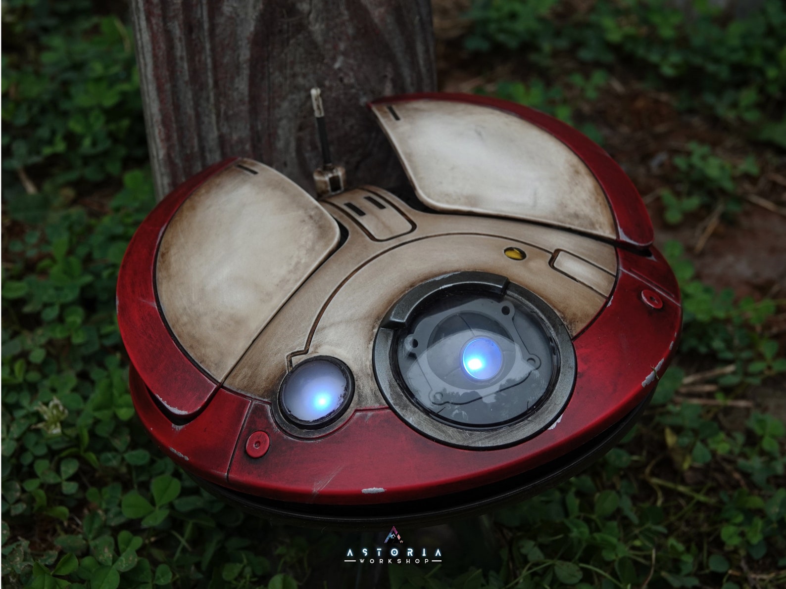 LOLA Kenobi Bug Droid Animatronic Star Wars Custom Weathered or Painted ...