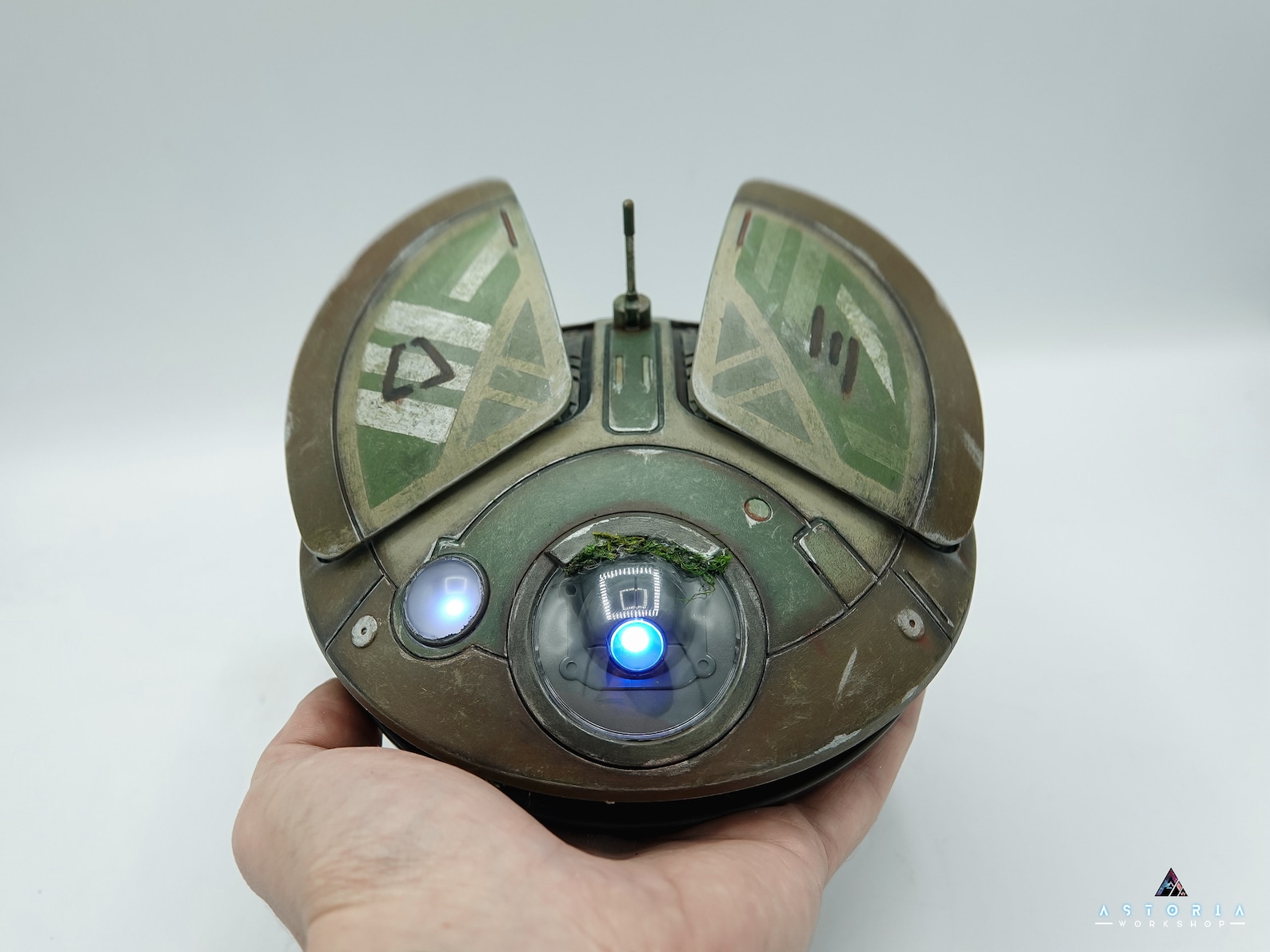 LOLA Kenobi Bug Droid Animatronic Star Wars Custom Weathered or Painted ...