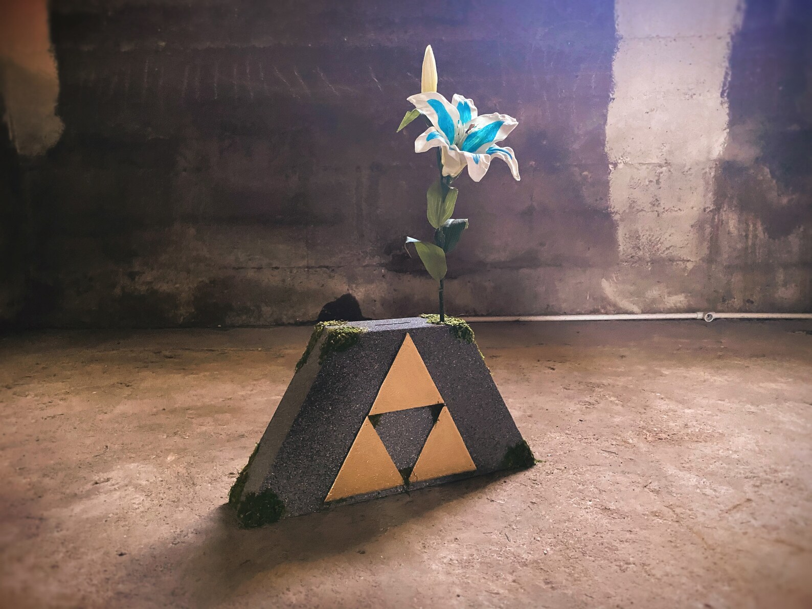 Legend of Zelda Triforce Display Pedestal of Time for Master Sword ...
