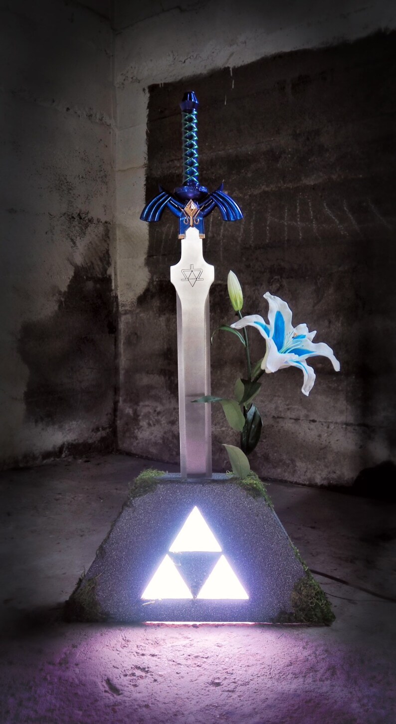 Legend of Zelda Light-up Triforce Display Pedestal of Time - Etsy