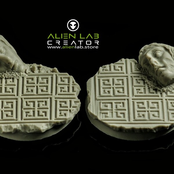 Alien Lab Miniatures - Etsy