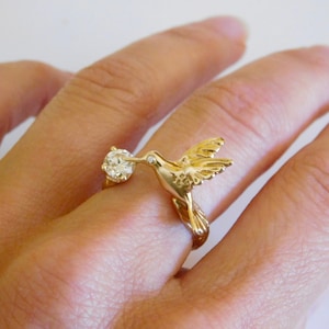 Hummingbird Diamond Ring in 18k Gold - Etsy
