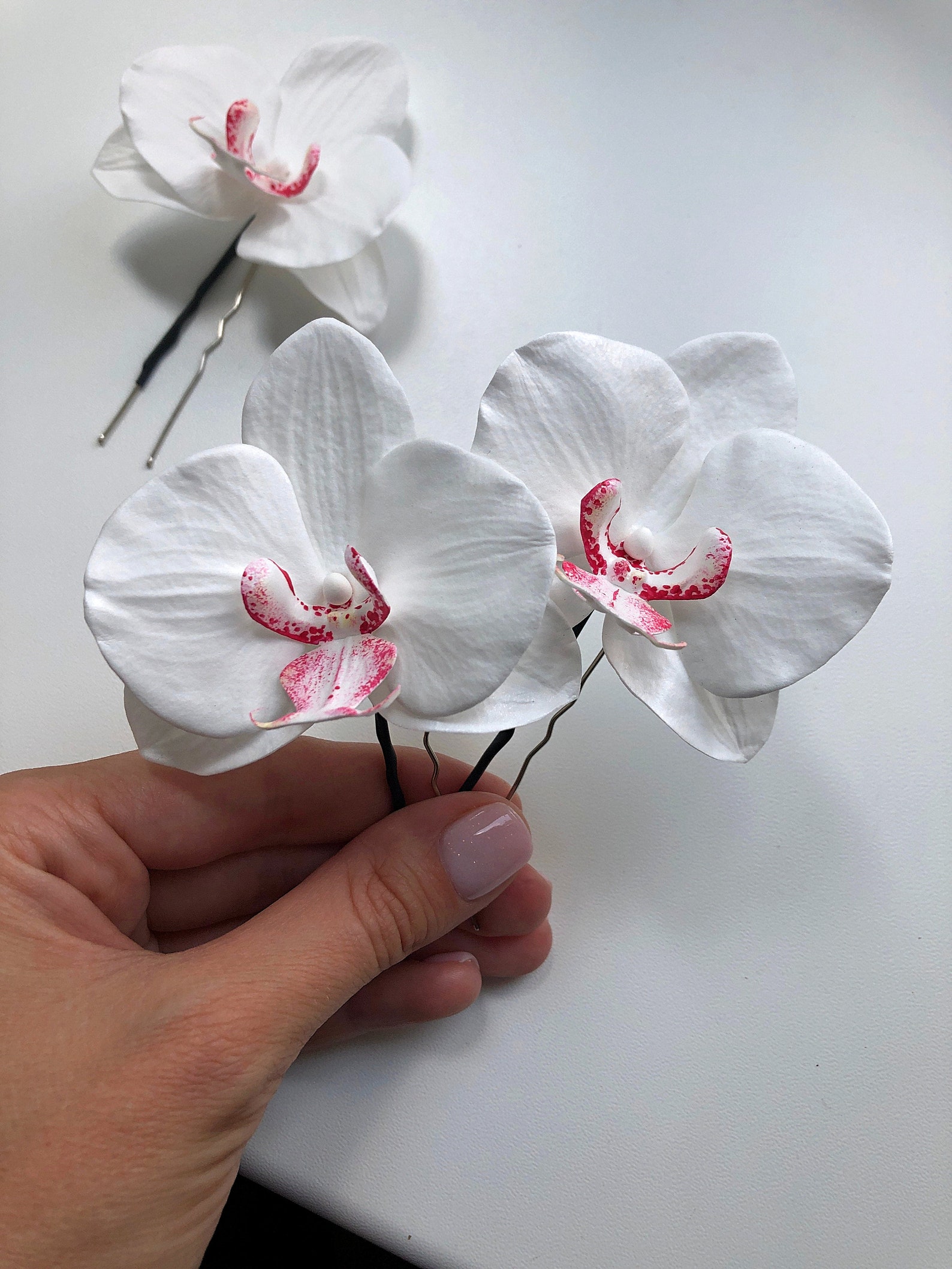 White orchid hair pins Tropical bridal hair piece Beach | Etsy