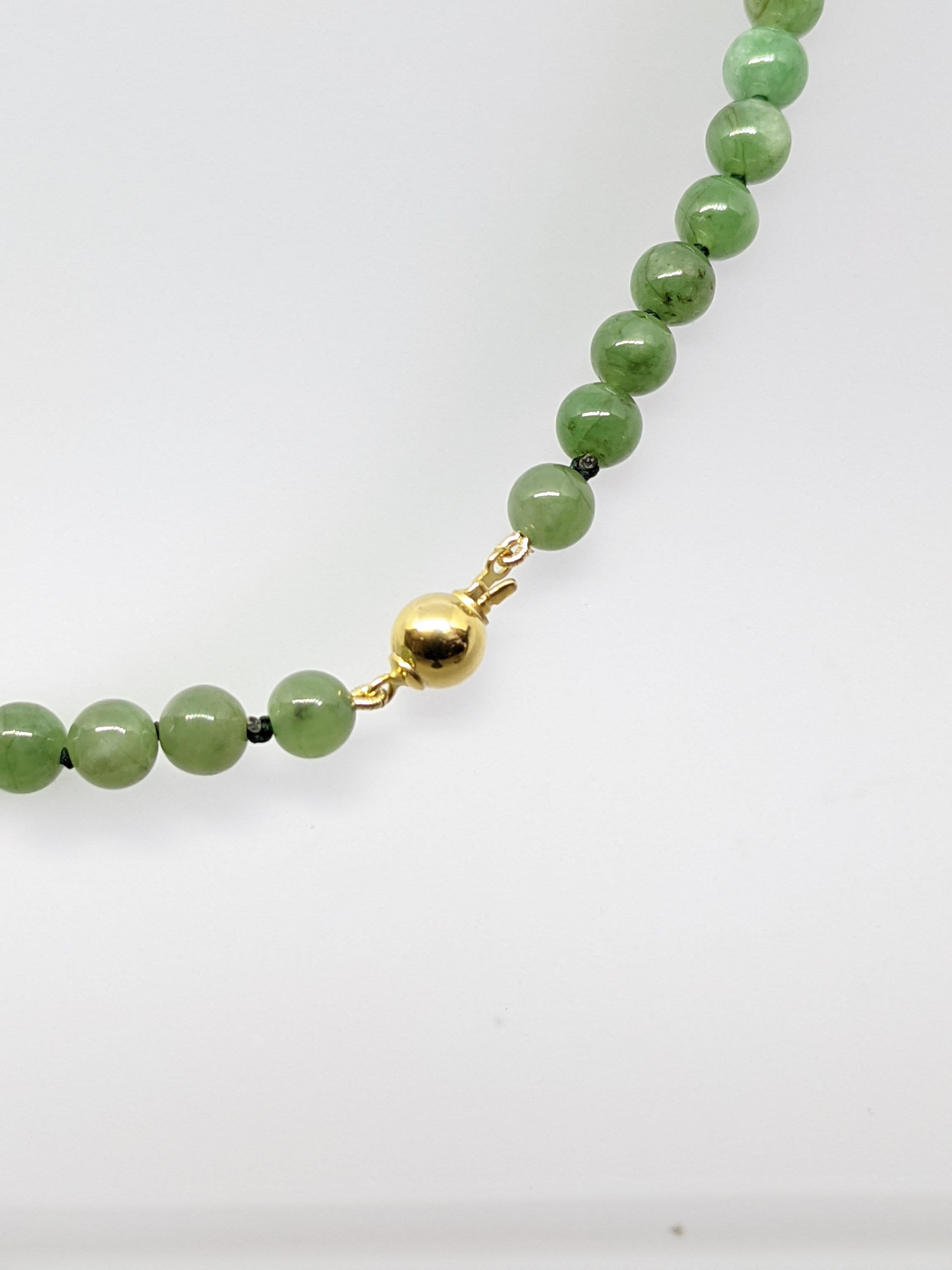 Natuurlijke A-grade jade kraal ketting op 9k gouden bal - Etsy Nederland