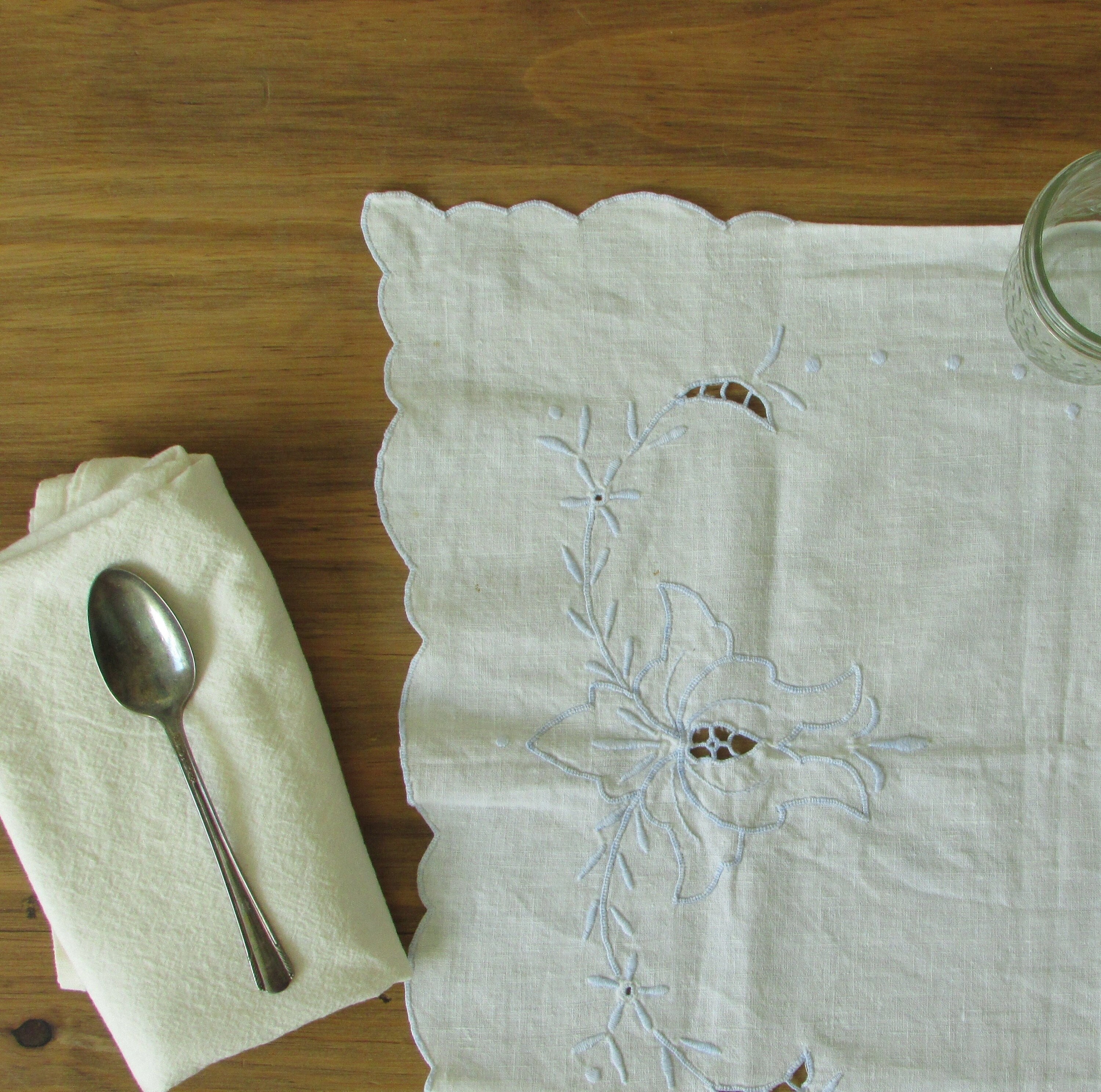 Vintage Cut Work Embroidery Table Runner / Vintage Linen - Etsy