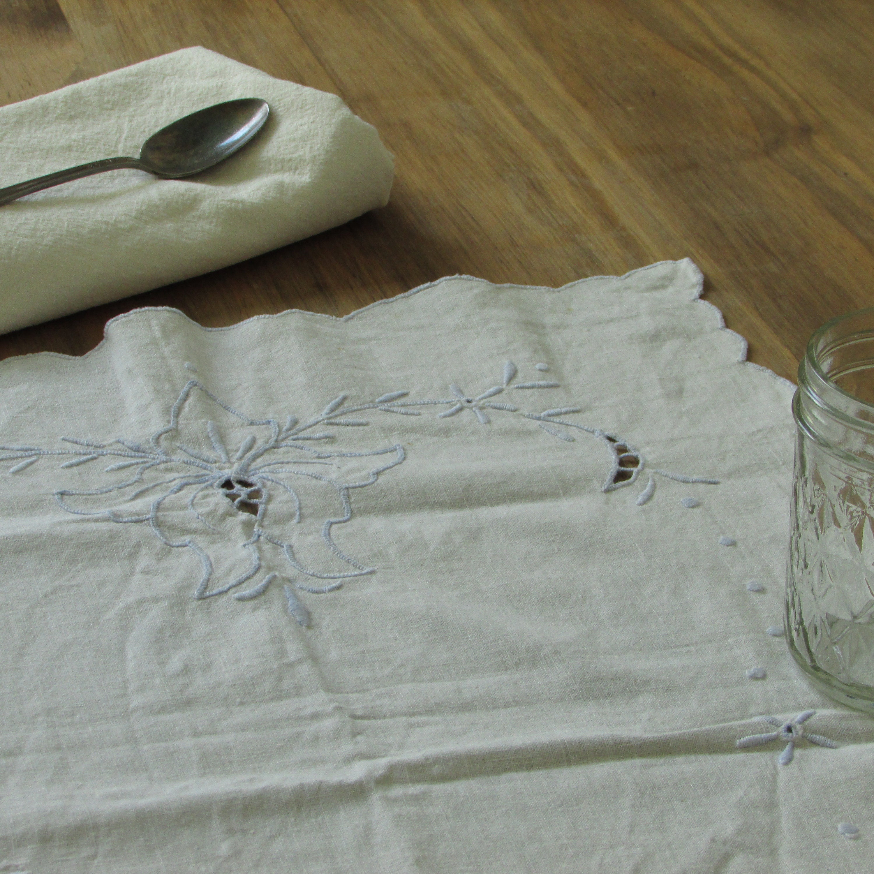 Vintage Cut Work Embroidery Table Runner / Vintage Linen - Etsy
