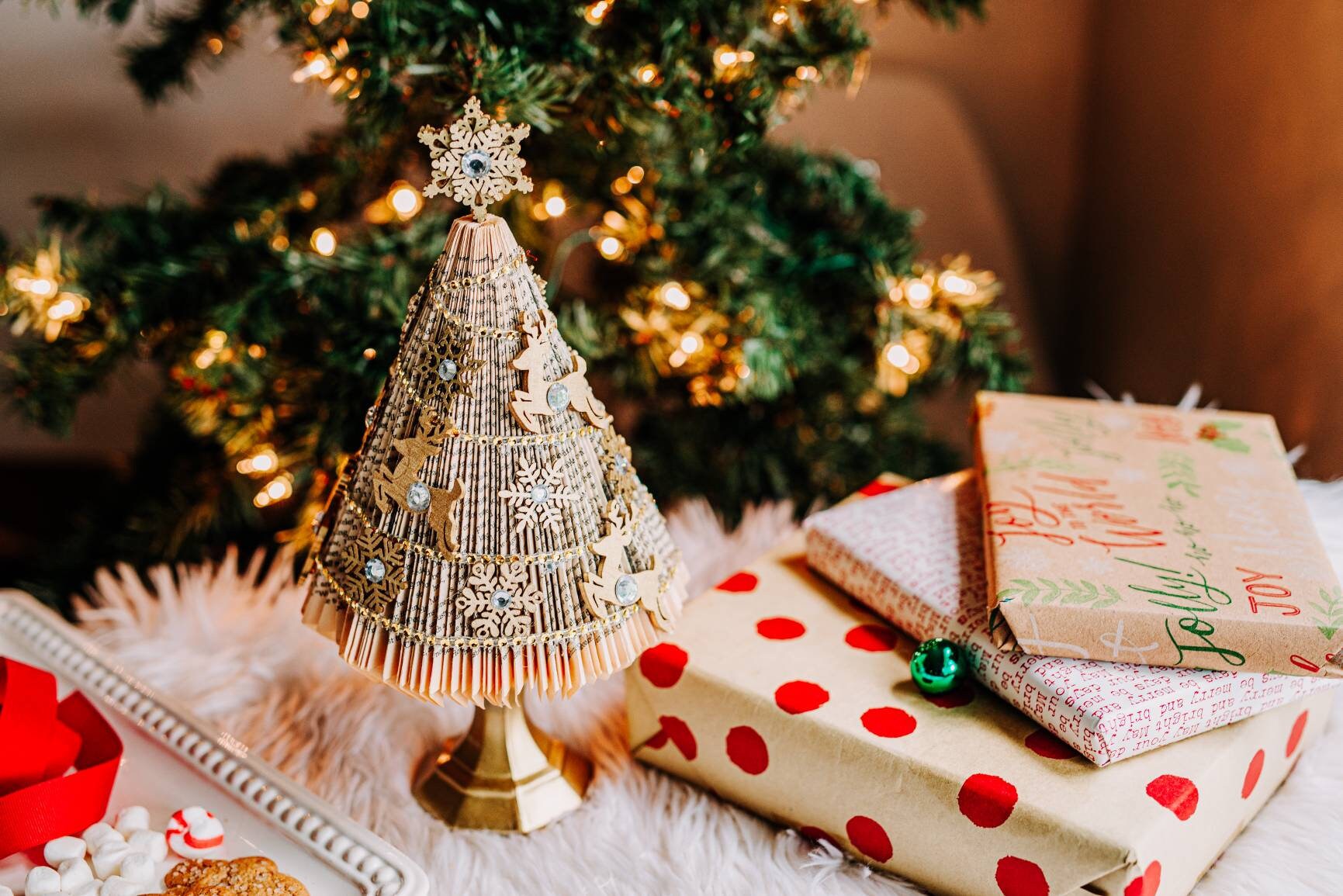 Repurposed Book Christmas Tree - Deer and Snowflakes - Silver and Gold ...