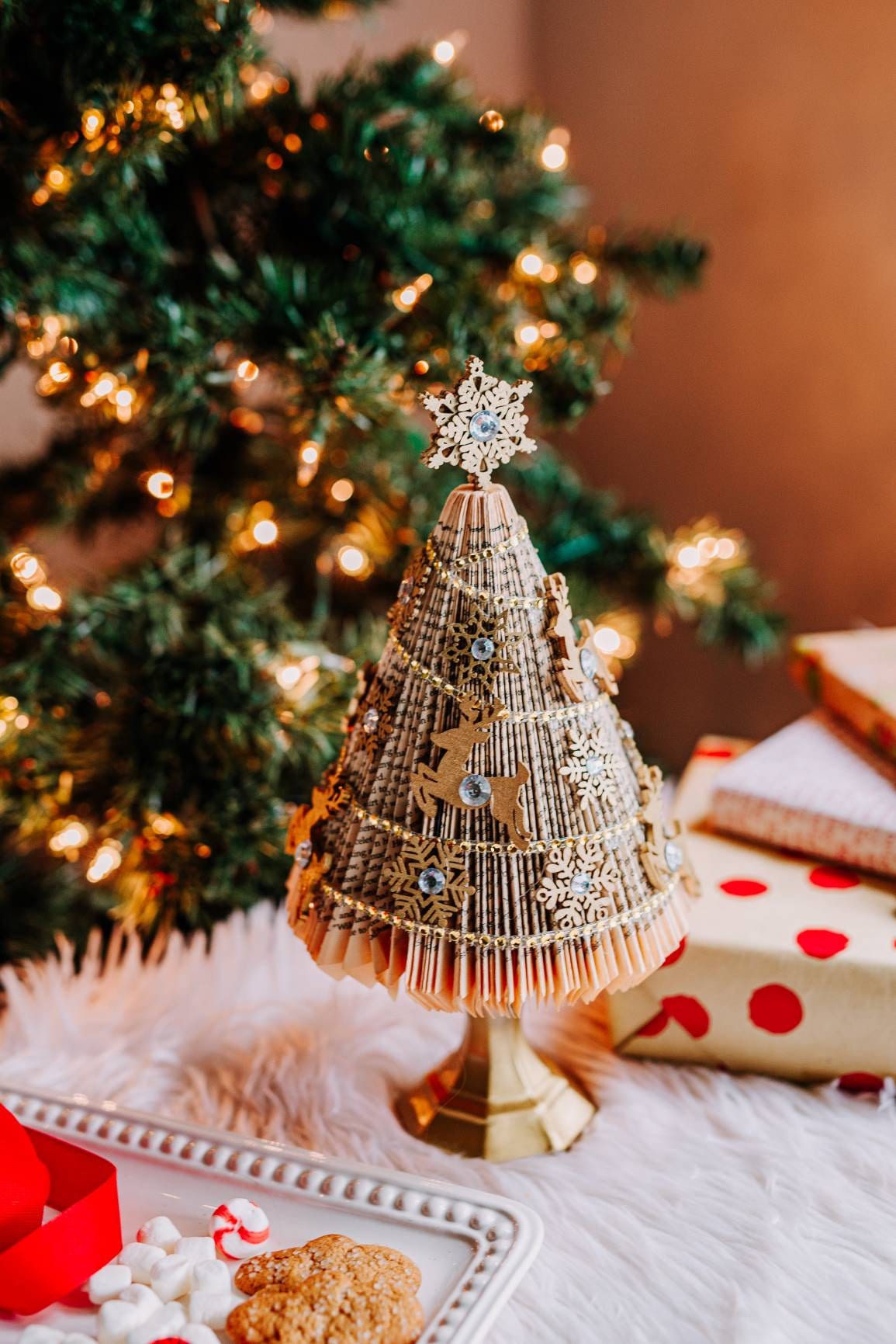 Repurposed Book Christmas Tree Deer and Snowflakes Silver - Etsy