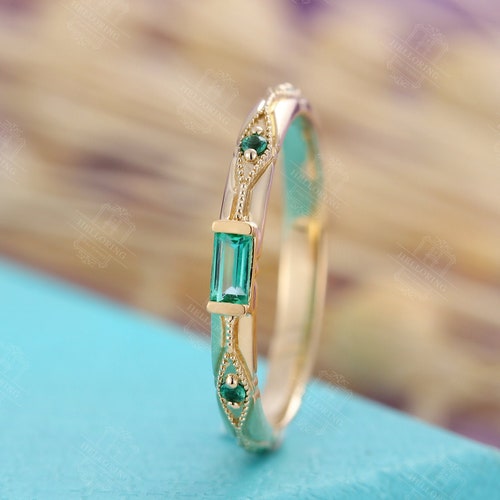 Vintage Emerald Wedding Band Yellow Gold Band Antique Milgrain Etsy