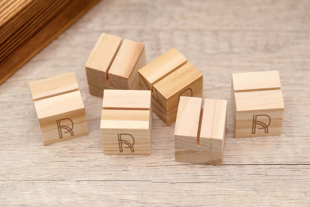 Unfinished 3cm Wood Wooden Cubes, Custom Engraved Wood Place Card Stand ...