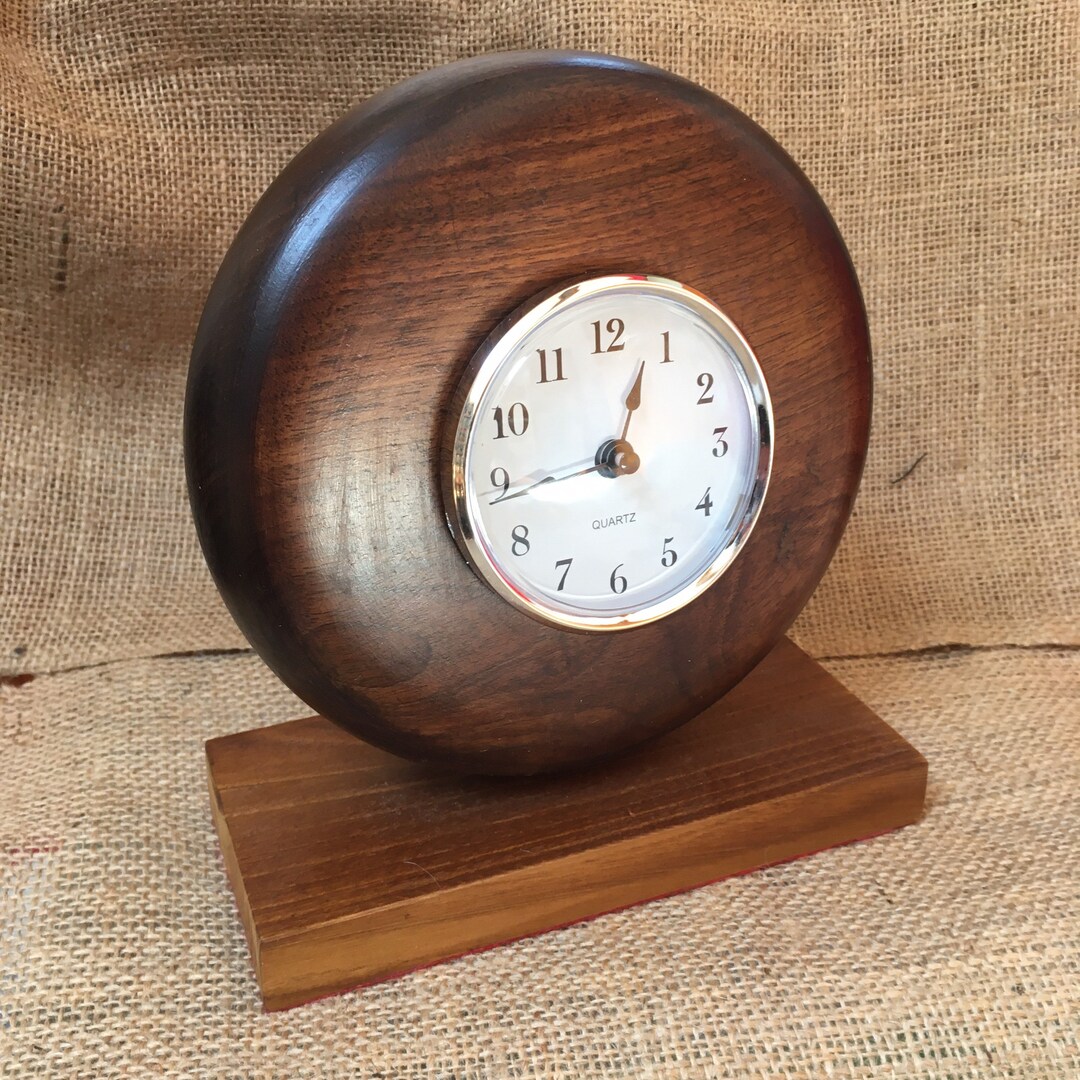 Reloj de nogal y castaño dulce Hecho a mano Hermosa madera galesa ...