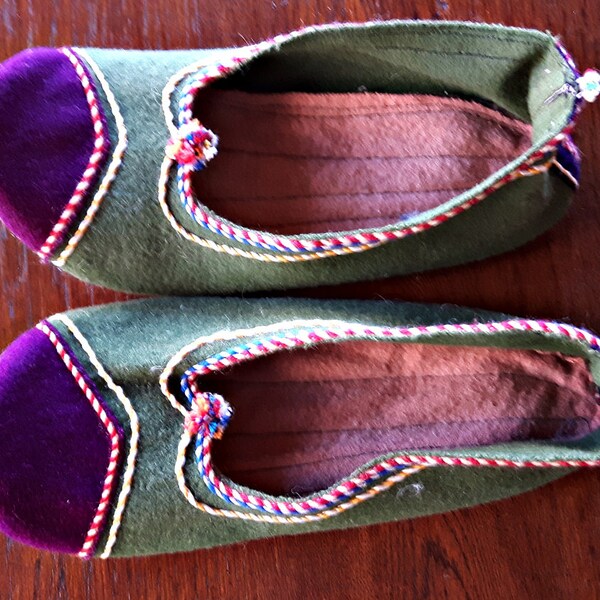 Vintage Slippers - Etsy