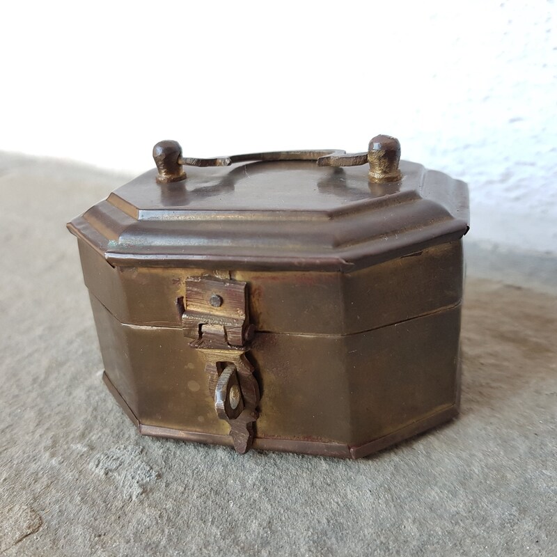 Metal Gift Box - 60+ Gift Ideas for 2024