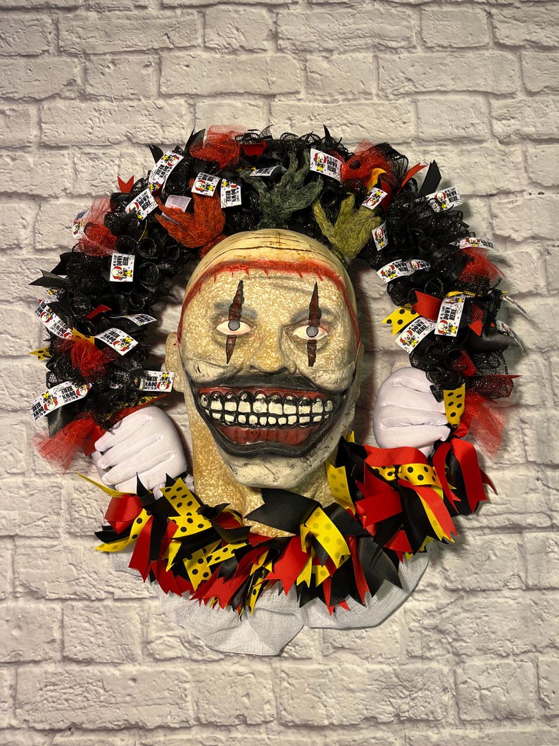 Scary Clown Wreath, American Horror Story Wreath, Real Mask Wreath ...