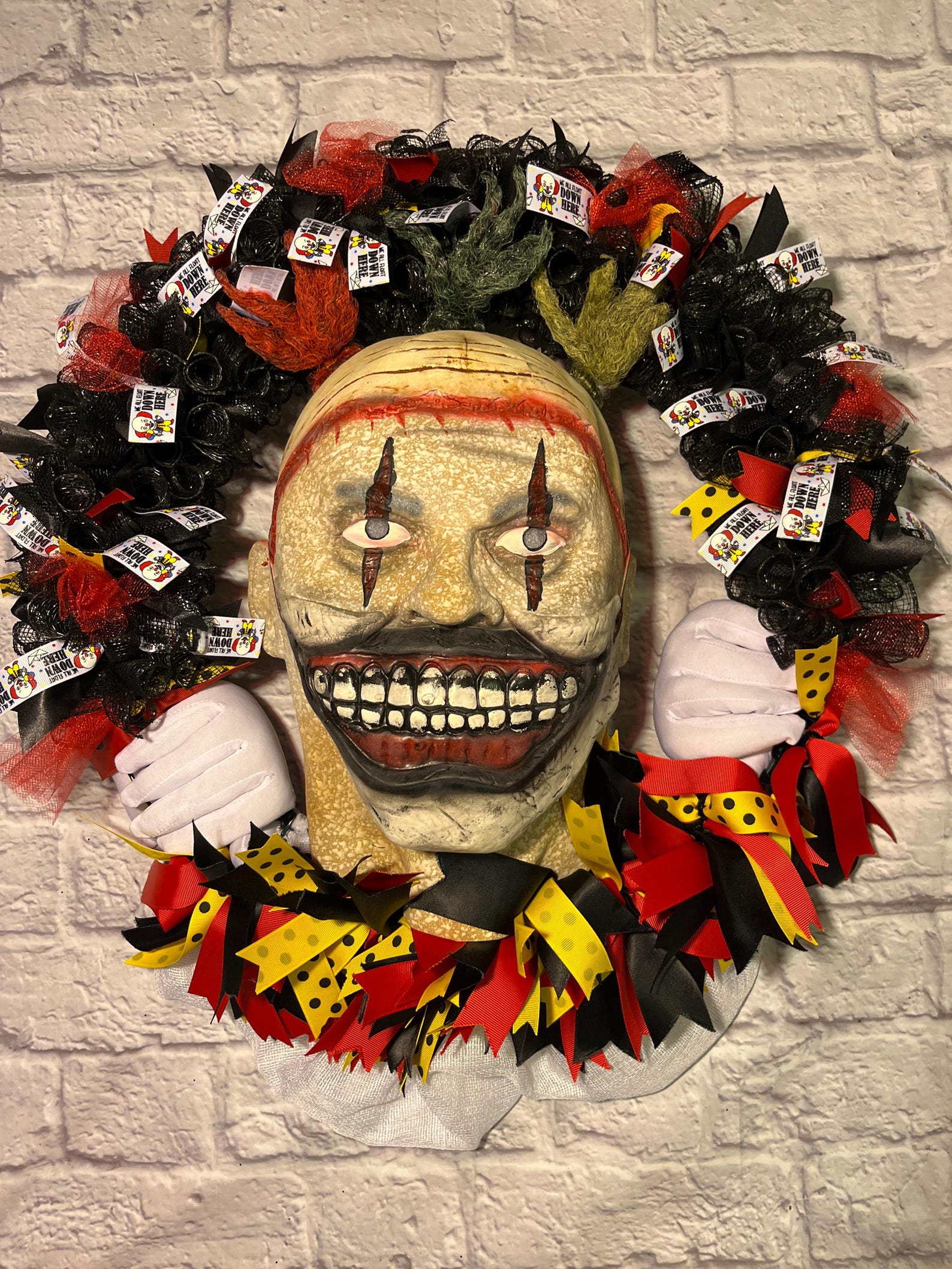 Scary Clown Wreath, American Horror Story Wreath, Real Mask Wreath ...