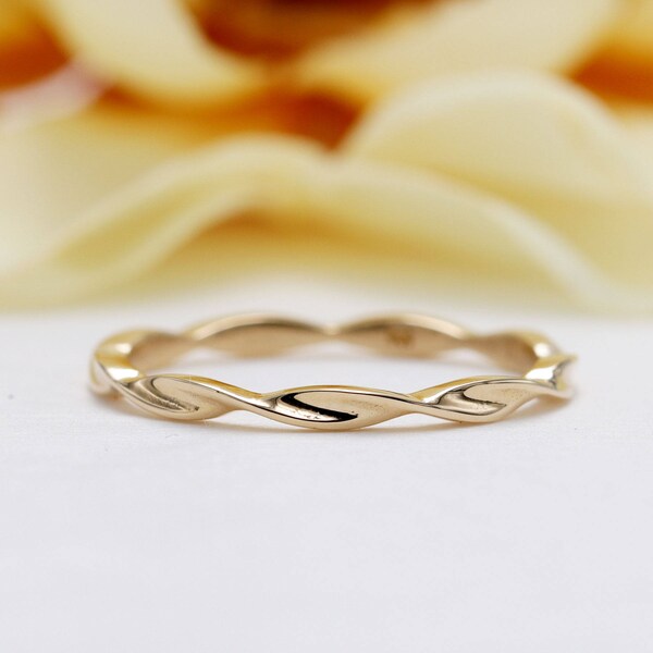 Twisted Wedding Band - Etsy