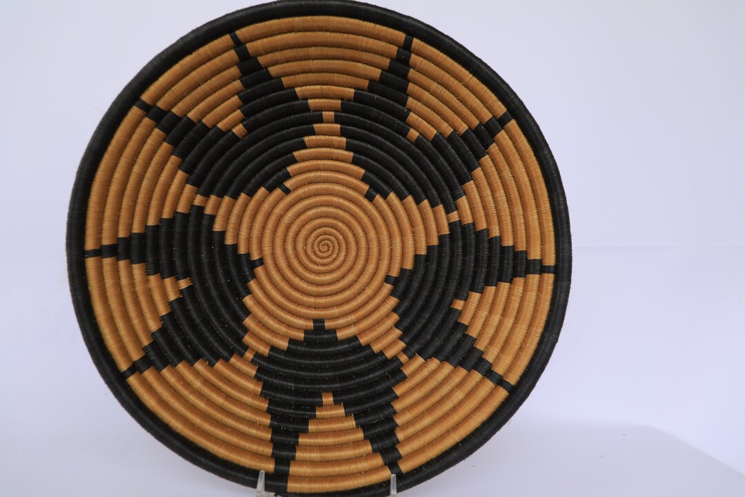 Igisiga African Baskets, Rwanda Baskets, Woven Baskets 14". Black and ...