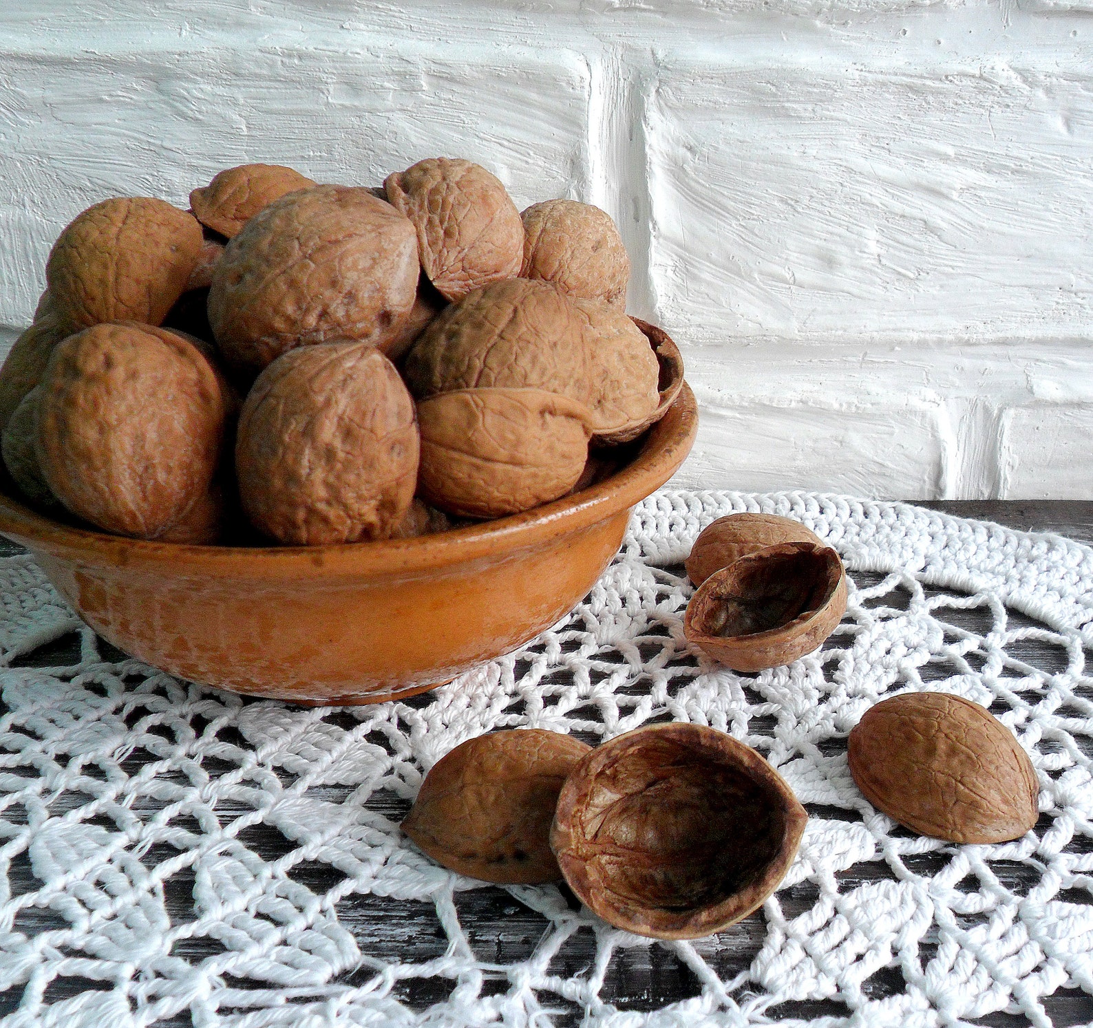 Set of 50 Walnut Shell Halves Round Organic Natural Ornament - Etsy