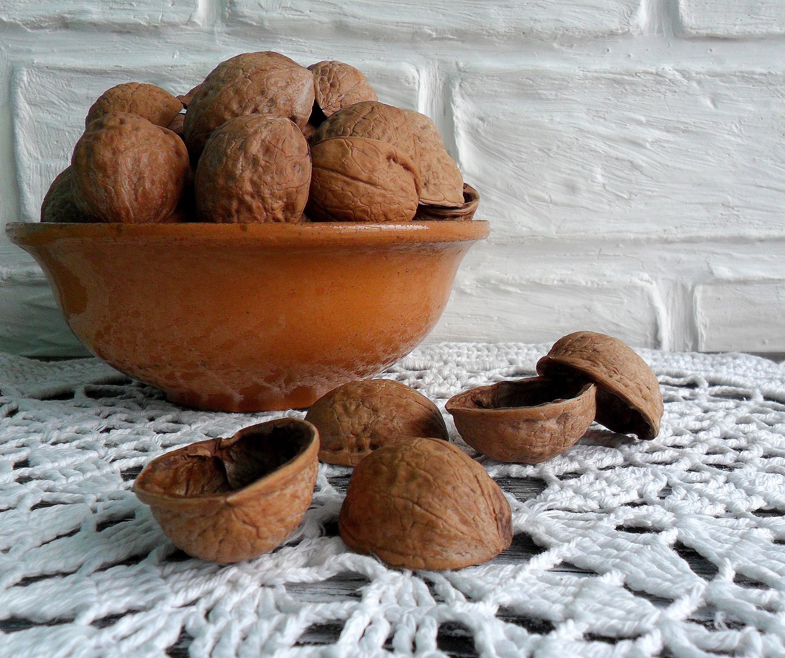 Set of 50 Walnut Shell Halves Round Organic Natural Ornament - Etsy