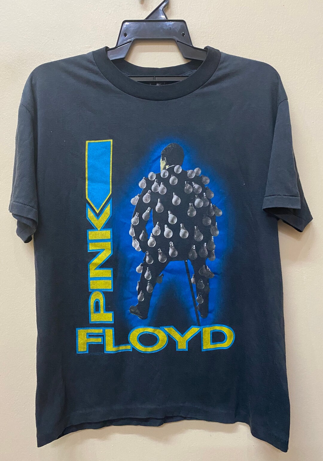 Vintage Pink Floyd on Tour 1989 T Shirt - Etsy Vintage Pink Floyd on Tour 1989 T Shirt - Etsy