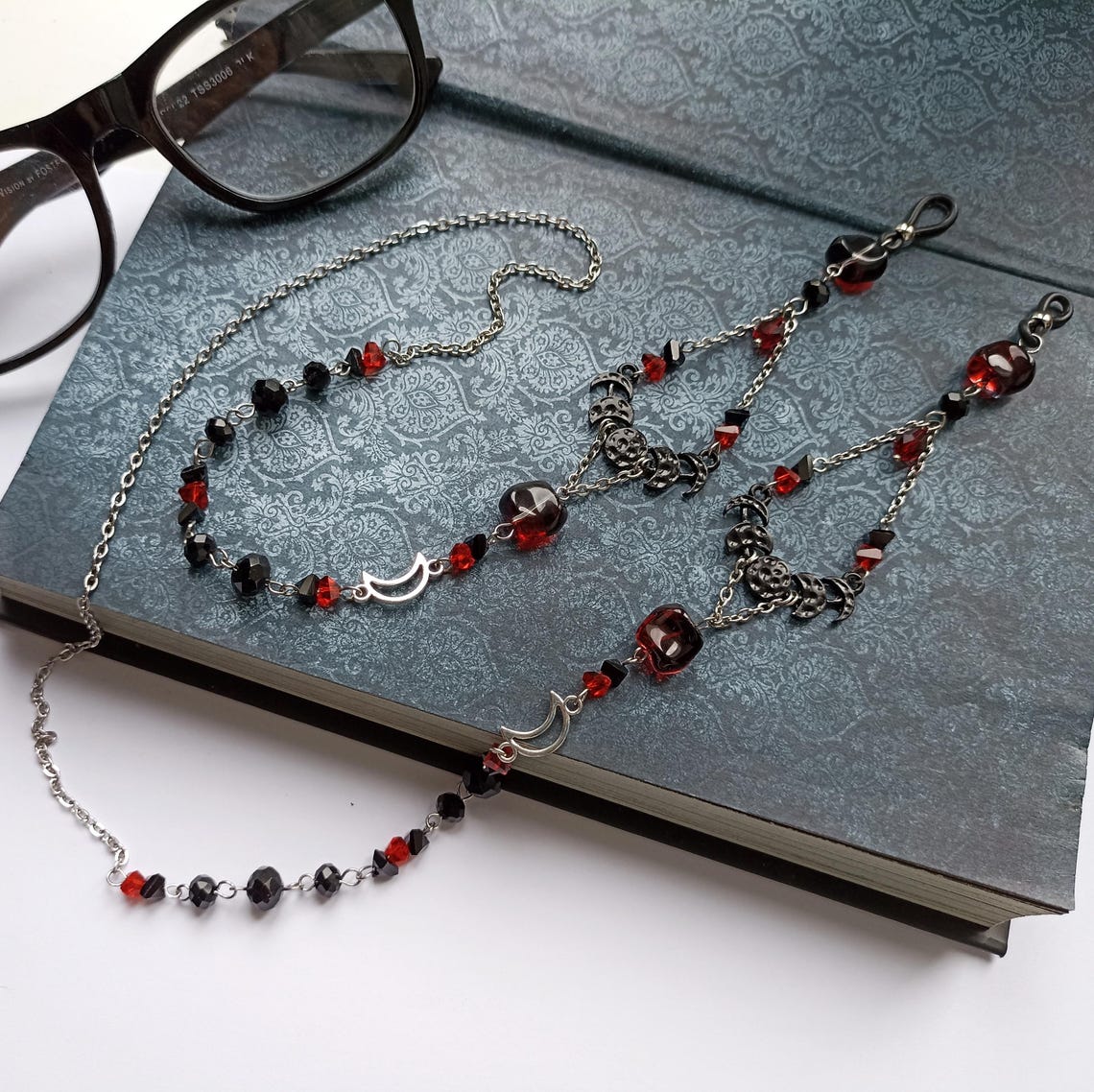 Vampire Witch Glasses Chain – Gothic Eyewear Holder With Blood-red ...