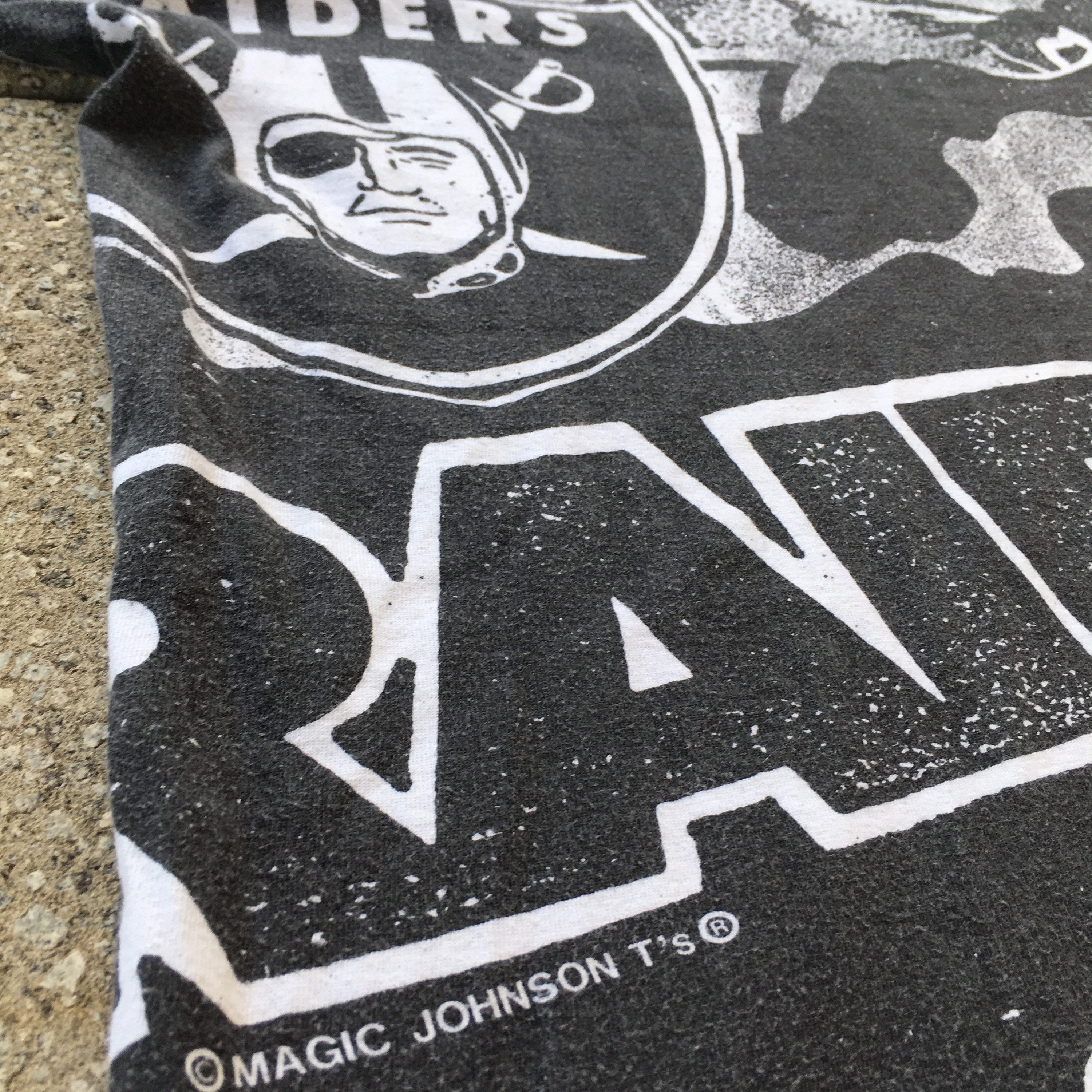 90s Los Angeles RAIDERS T-shirt by Michael Johnson T's / NFL 90s Los Angeles RAIDERS T-shirt by Michael Johnson T's / NFL