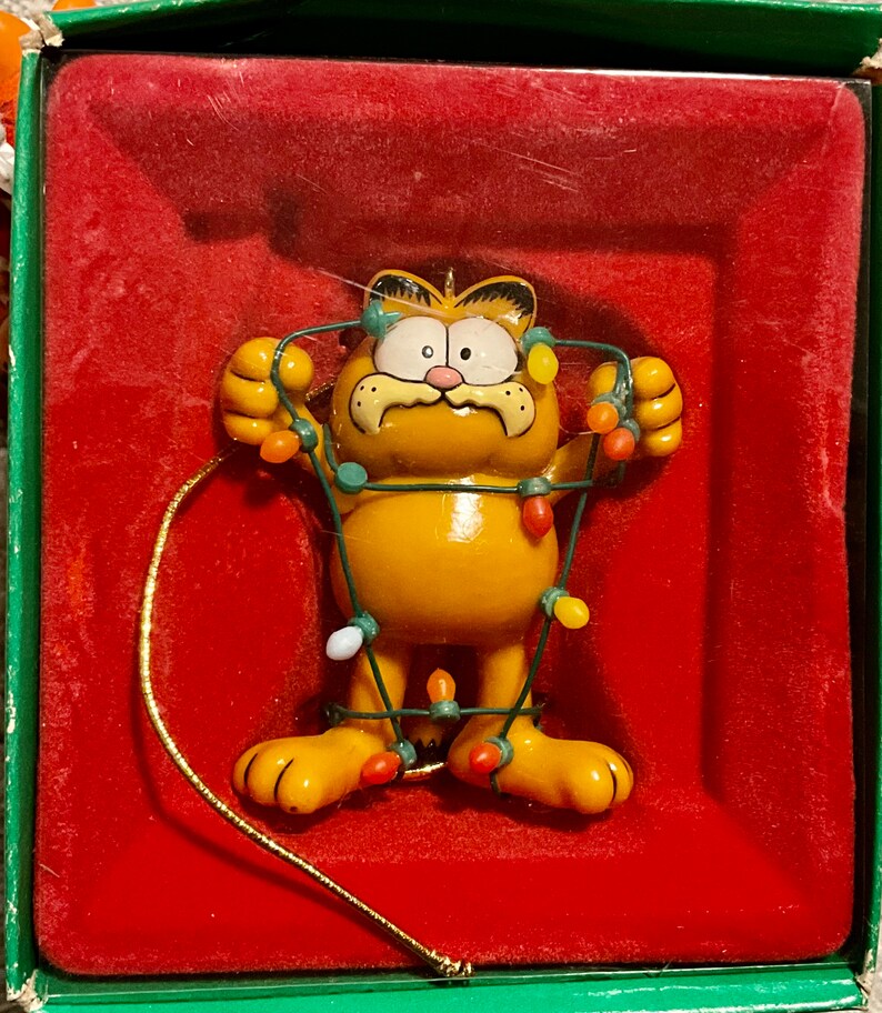 Gorgeous Collectible and Vintage Ornament as Garfield Holding - Etsy