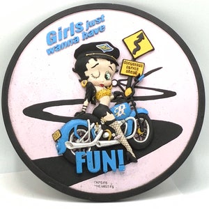 Gorgeous Collectible and Vintage Betty Boop Round Wall Decoration ...