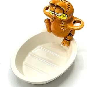 Gorgeous Collectible and Vintage Ceramic Garfield Toothbrush Holder and ...