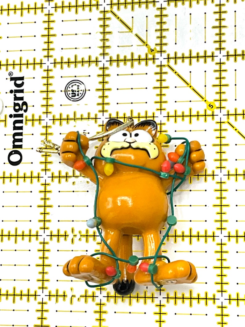 Gorgeous Collectible and Vintage Ornament as Garfield Holding Lights ...