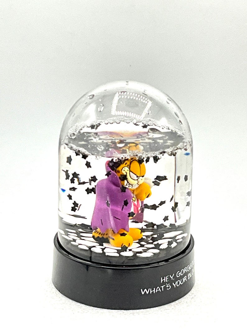 Gorgeous Collectible and Vintage Garfield Snow Waterdome, Dracula, “hey ...