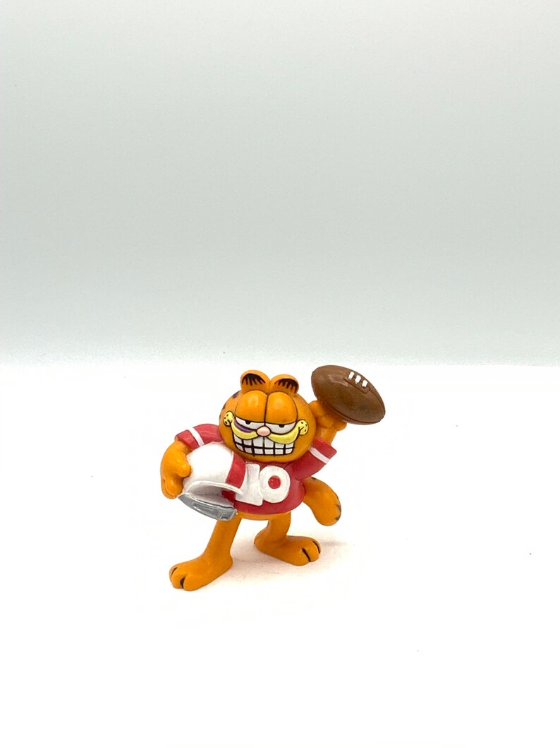Gorgeous Collectible and Vintage Garfield as Football Player, Figurine ...