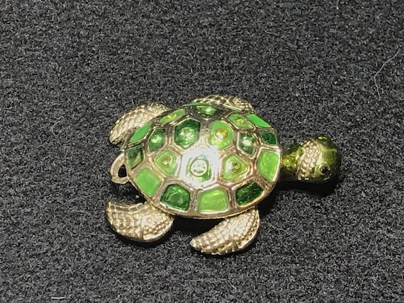 Green Sea turtle trinket and pendant - Gem